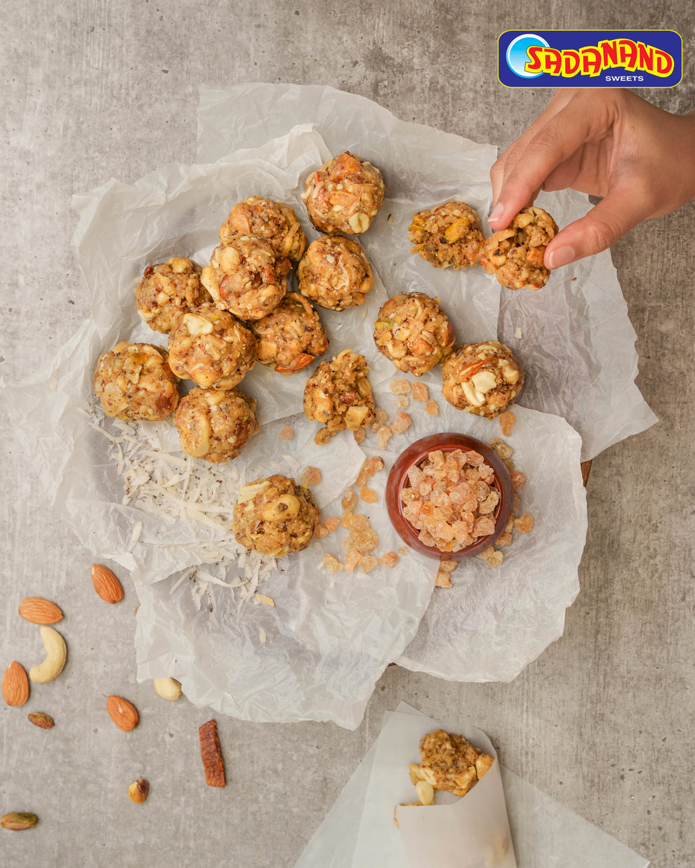 Premium Dink Ladu – SADANAND SWEETS